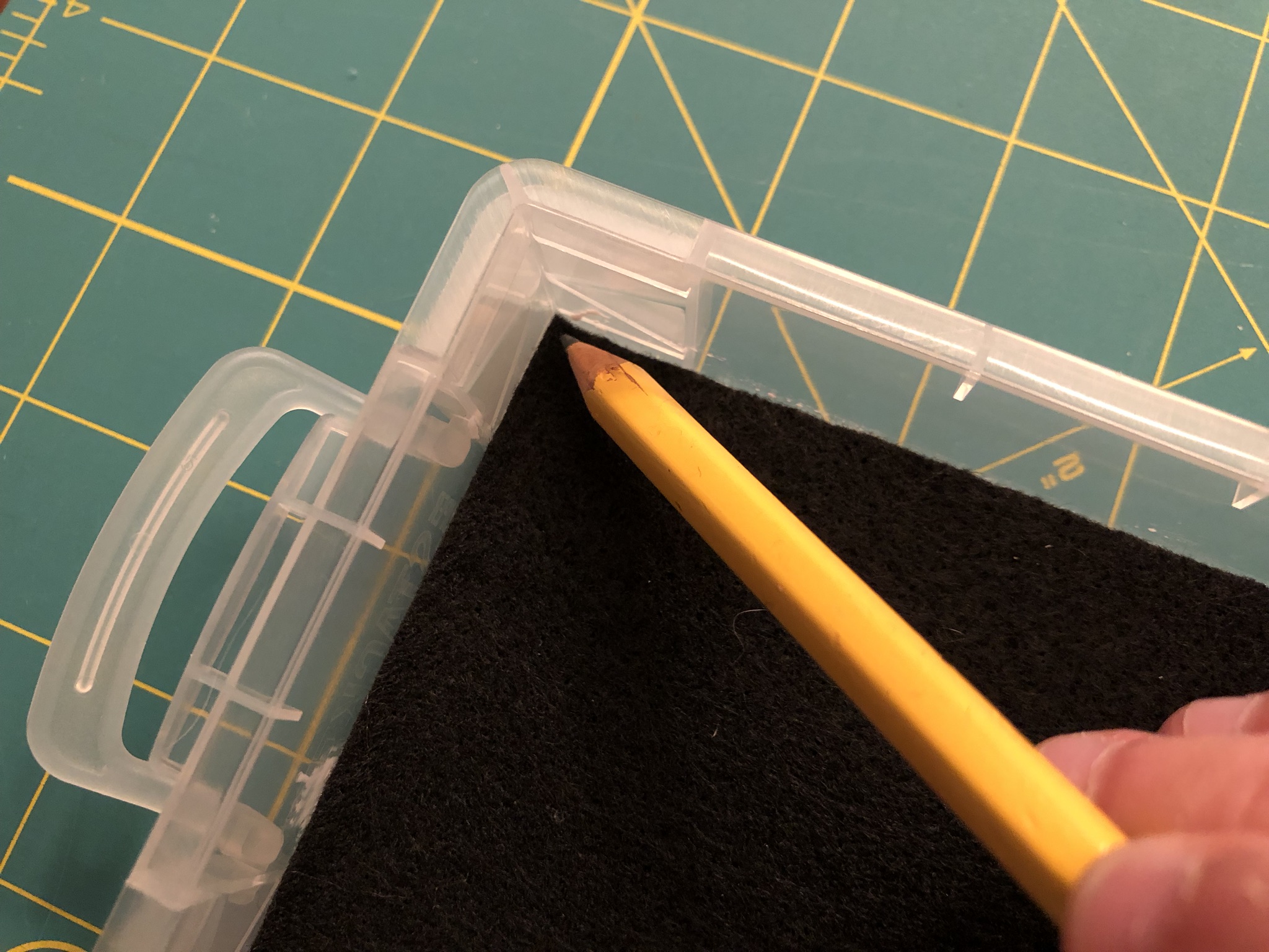 How to Make a Portable Dice Box and Rolling Tray – Alex Lynn Crafts