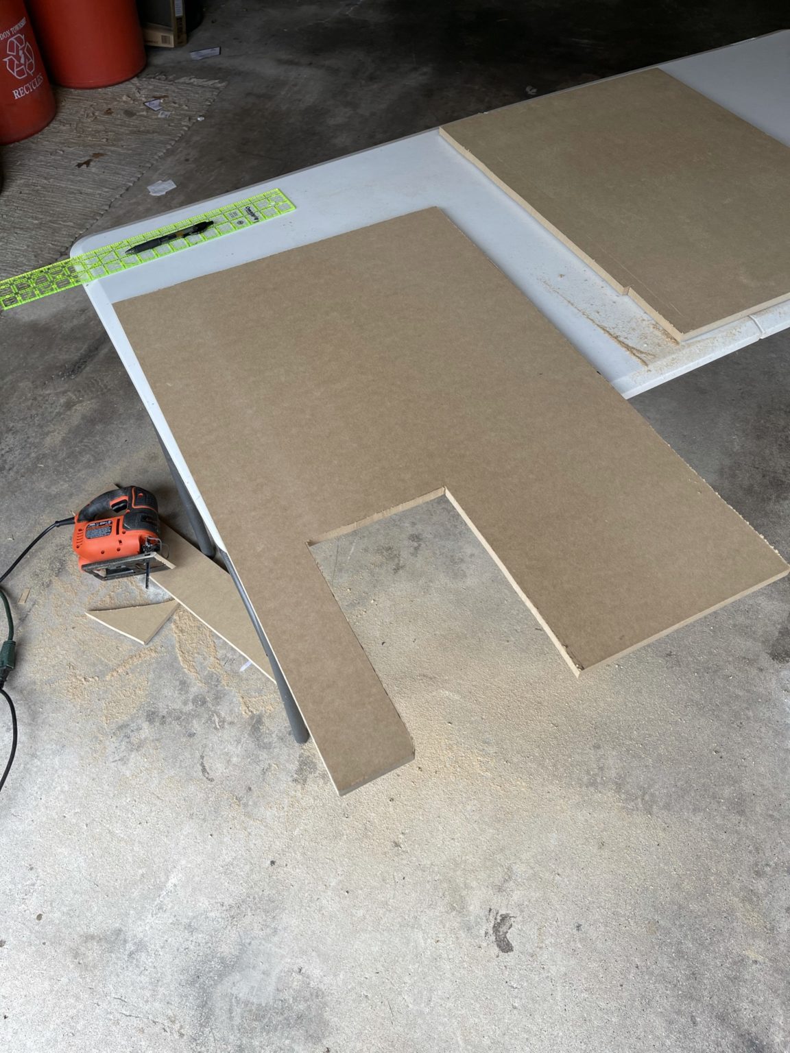 DIY Sewing Machine Extension Table – Alex Lynn Crafts